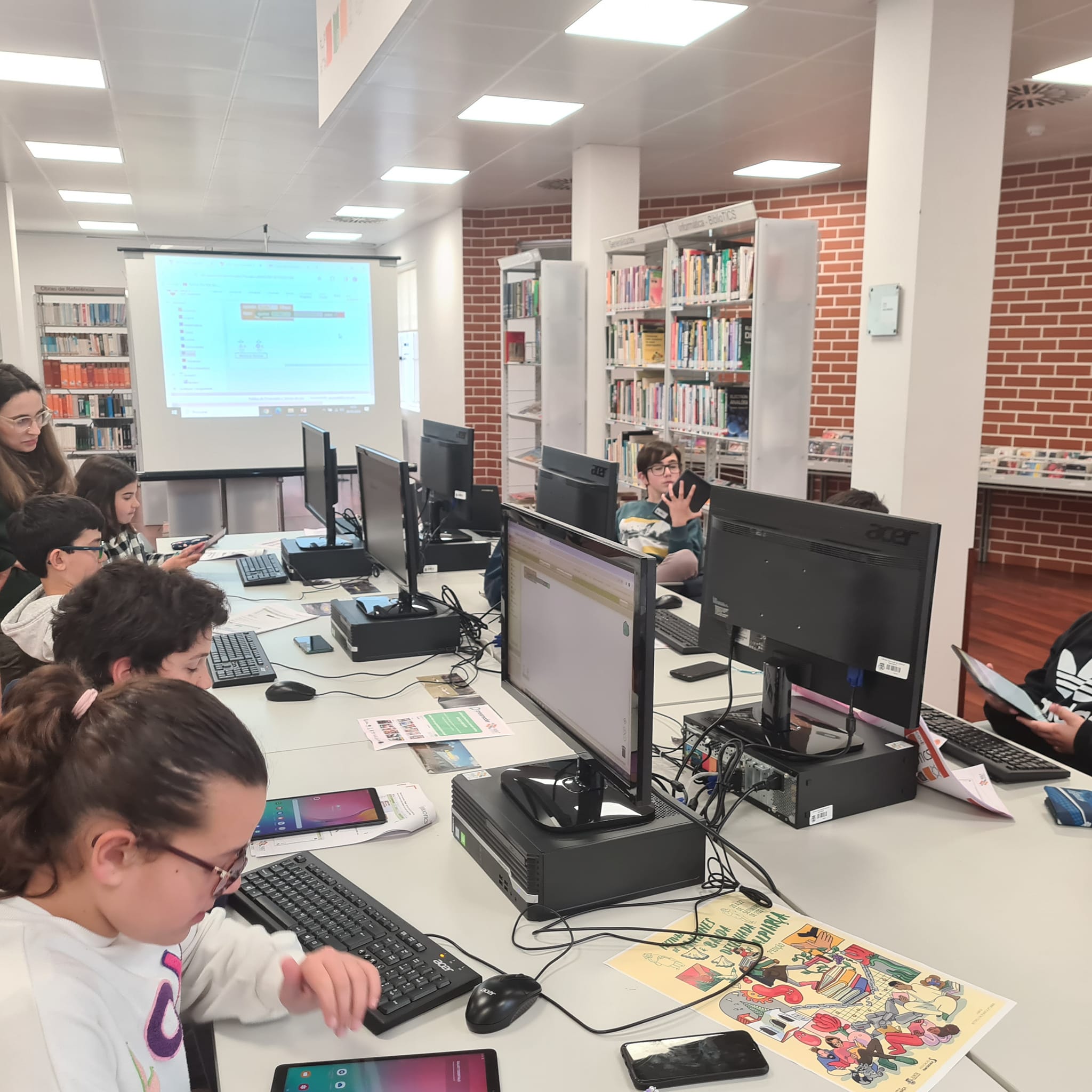 BiblioTICs - MIT App Inventor - 2024